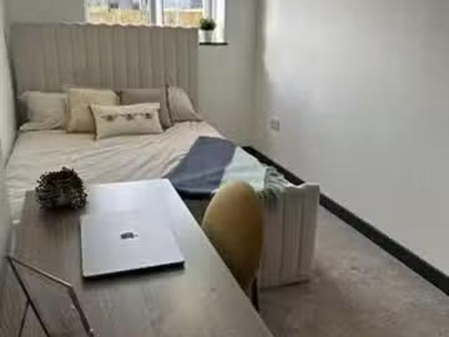 Cheap 1 bedroom house share for rent in Fourth Avenue, Bristol.