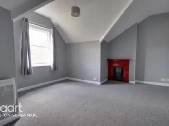 Cozy 1 bedroom house share for rent in High Street, Weston sup.