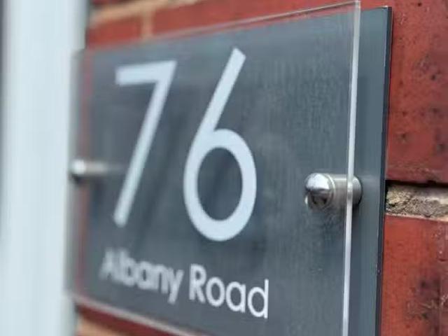 Cheap 1 bedroom house share for rent in Room 2, DN4