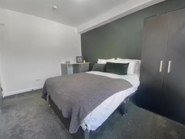 Cozy 1 bedroom house share for rent in Room 8, Military Road.