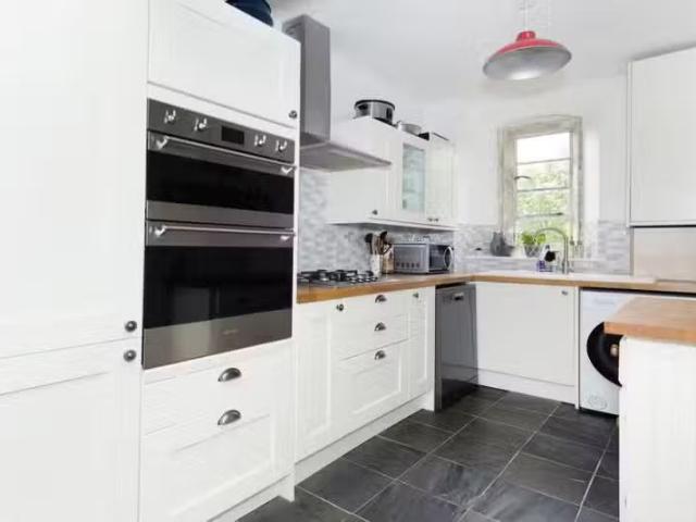 New 1 bedroom maisonette for rent in Lower Chapel Court, South.