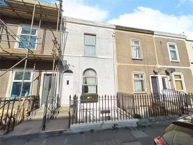 Cozy 1 bedroom Mid Terrace Room to rent, Edwin Street, Gravese.