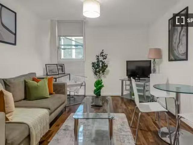 Cheap 1 BR 1 bedroom apartment for rent in Saint Luke's, London