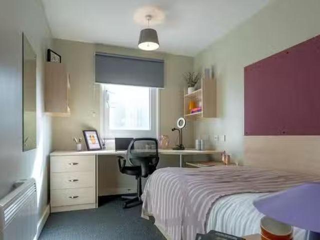 For Rent! 1 BR Canvas The Heights, Birmingham Gold Ensuite M.