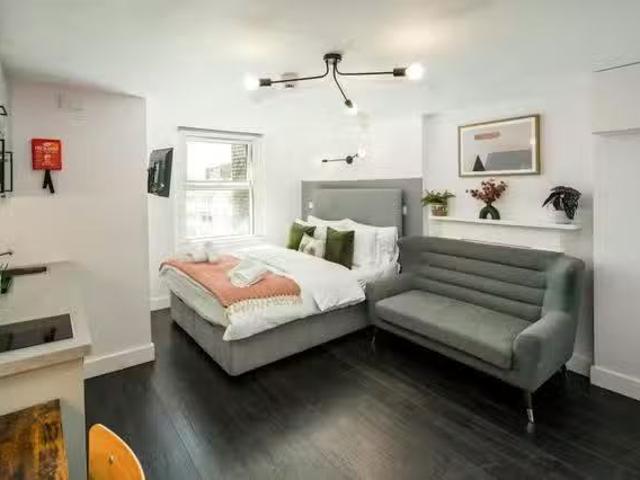 Cheap 1 BR Clanricarde Gardens, London