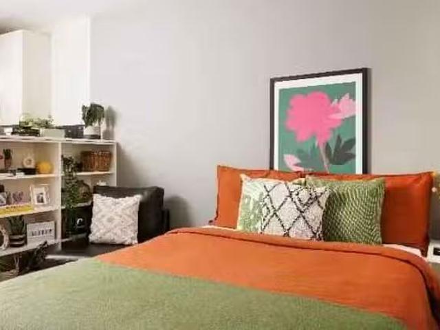 Unique 1 BR Classic Ensuite