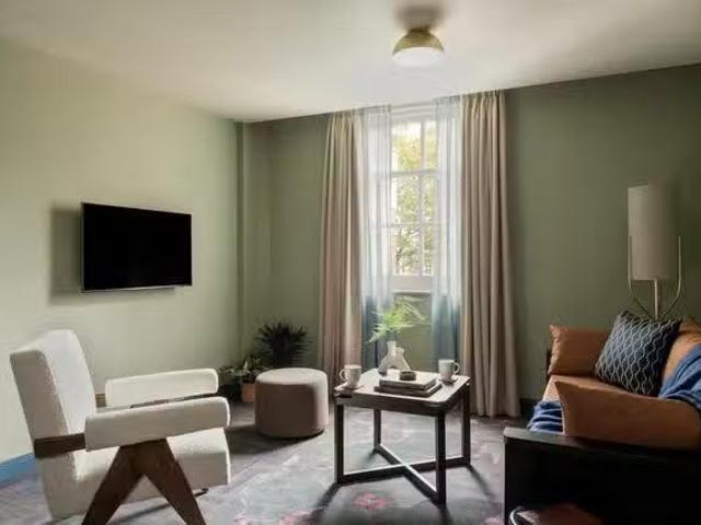 Just in! 1 BR Cromwell Road, London