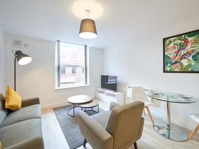 Unique 1 BR Cross Street