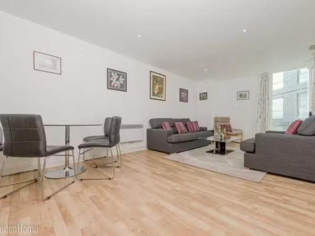 Deal! 1 BR Albert Embankment, Embankment, London, SE1 7HG