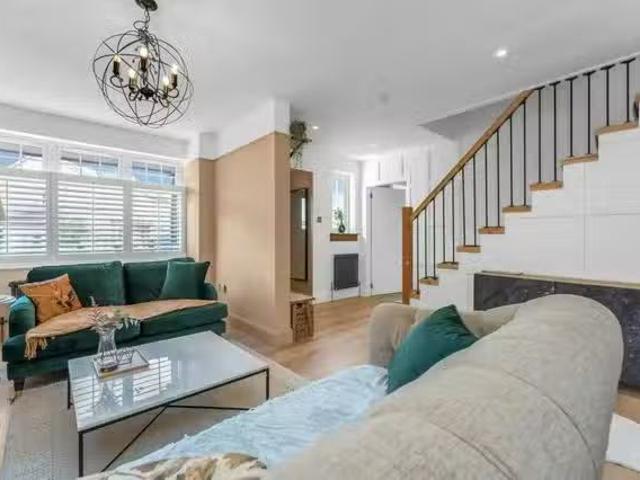 Unique 1 BR Bonaly Drive, Edinburgh
