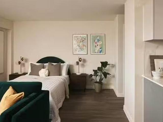 Just in! 1 BR Bloomery Place 27040# Studio