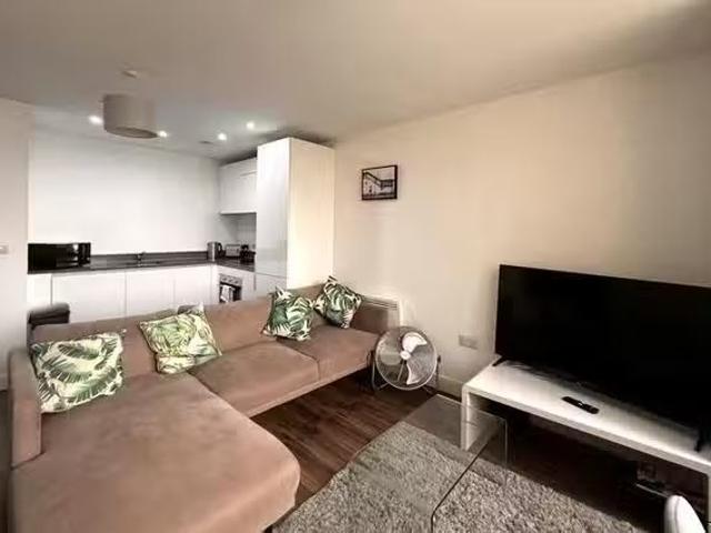 New 1 BR Broad Street