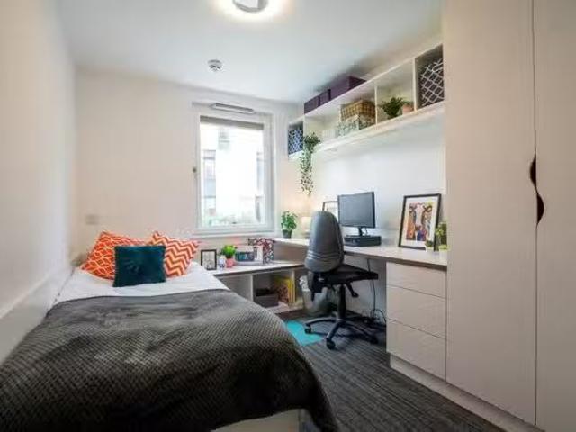 Deal! 1 BR Byron Residence Standard Ensuite