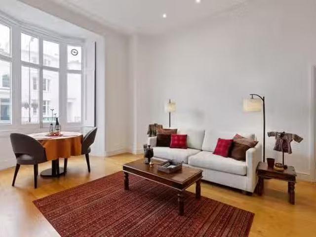 Just in! 1 BR Gloucester Terrace