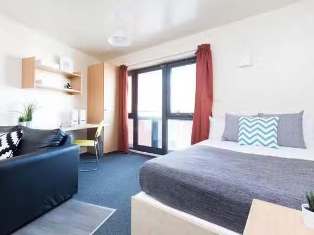 Cozy 1 BR Devonshire Courtyard Standard Ensuite