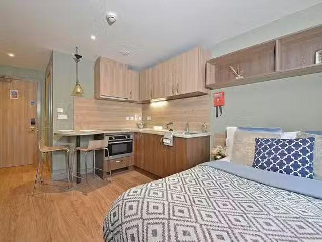 Cheap 1 BR Fontenoy Apartments Deluxe Studio
