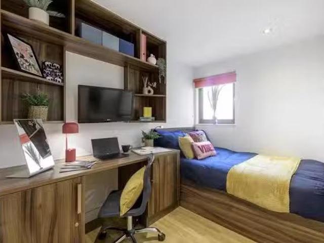 Unique 1 BR King Square Studios Twodio