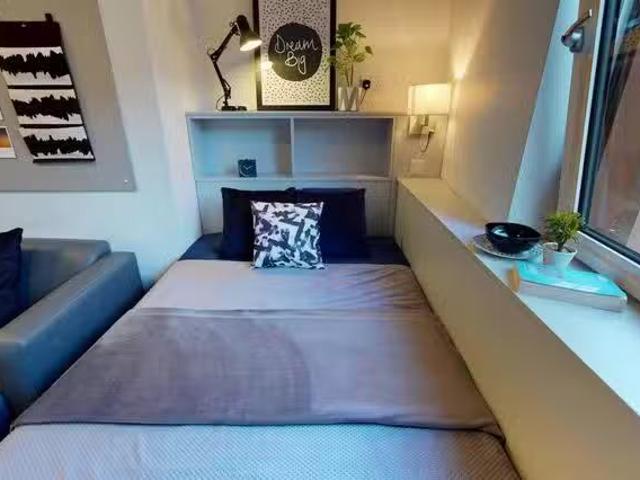 Unique 1 BR i Q Magenta House Saver En Suite