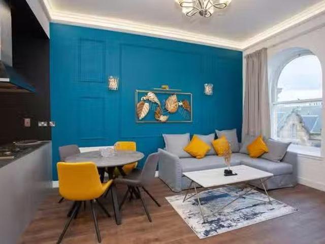 Unique 1 BR Ingram Street