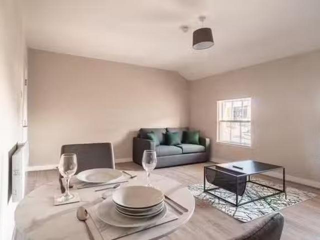 For Rent! 1 BR Lord Nelson Street