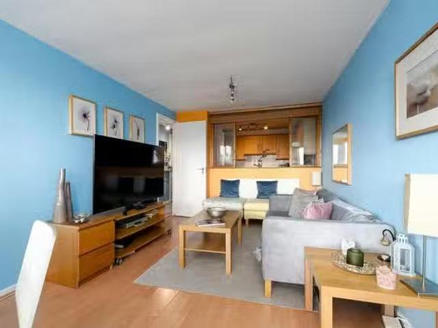 New 1 BR Leather Lane, London