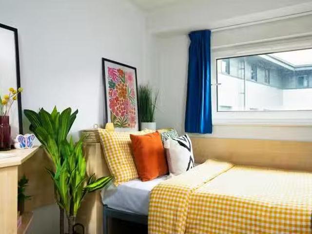 Deal! 1 BR Liberty Park Ensuite Medium High Double