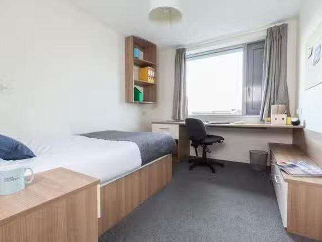 Cheap 1 BR Moonraker Point En Suite, Classic