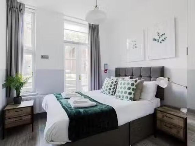 Charming 1 BR Nevern Road