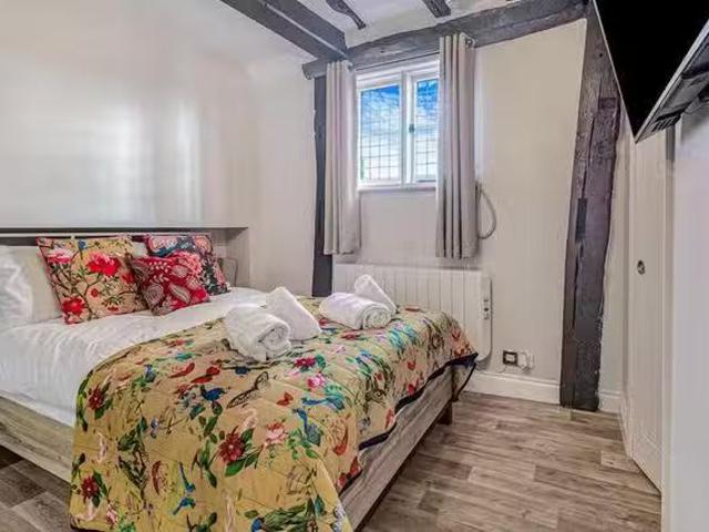 Charming 1 BR Saint Peter's Street