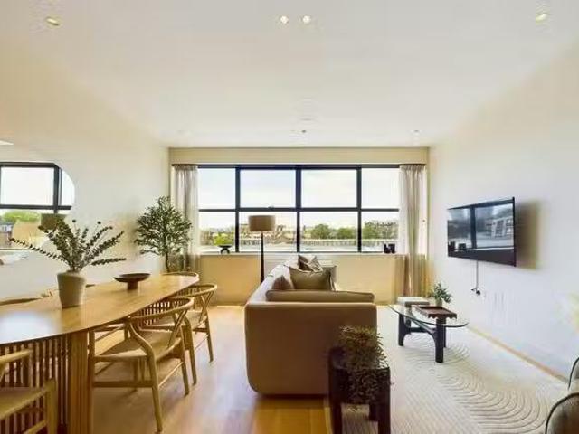 Unique 1 BR St Pancras Way, London