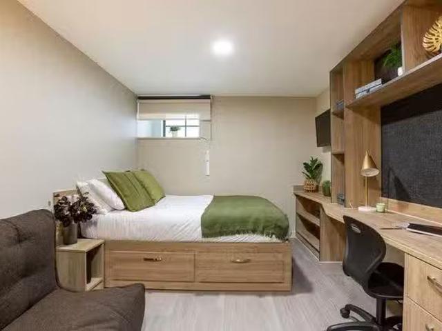 Rental! 1 BR St Peter’s Hall Corner Standard Studio Plus
