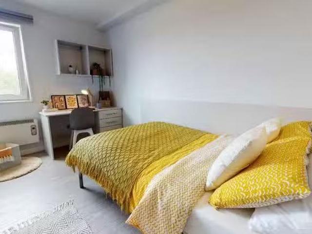 Charming 1 BR Platinum En Suite