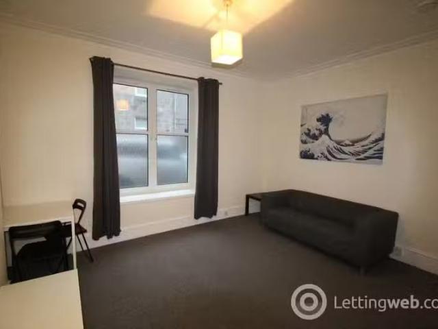 Cozy 1 BR Property to rent in 21B Baker Street