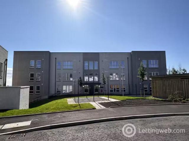 Deal! 1 BR Property to rent in 22 Falkland Crescent, Cove Bay.