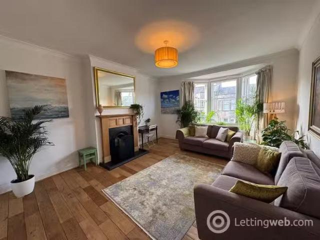 Charming 1 BR Property to rent in 3 Learmonth Crescent, Edin.