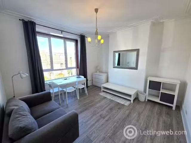Nice 1 BR Property to rent in Thomson Street, Rosemount, Aberd.