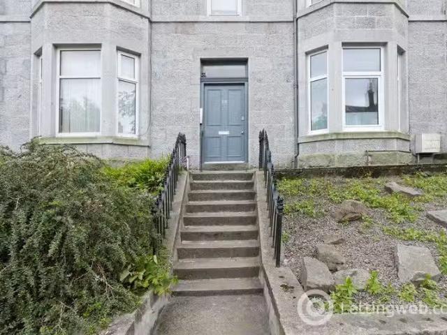 Deal! 1 BR Property to rent in Victoria Road, Torry, Aberdeen.