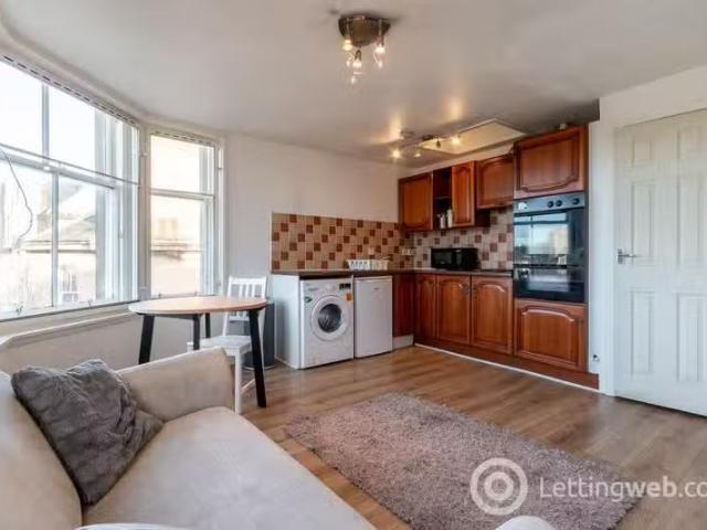 Deal! 1 BR Property to rent in Crown Street, Edinburgh, EH6