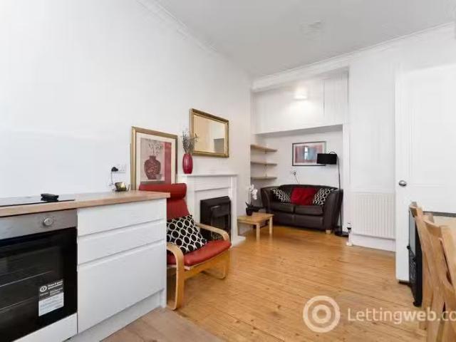 Deal! 1 BR Property to rent in Downfield Place, Edinburgh, EH1.