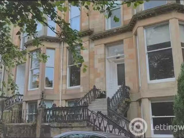 Cozy 1 BR Property to rent in Flat upper ground right 21 Dundo.