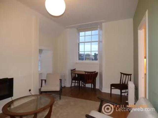 Just in! 1 BR Property to rent in Flat 4F1, 2 Boroughloch Square