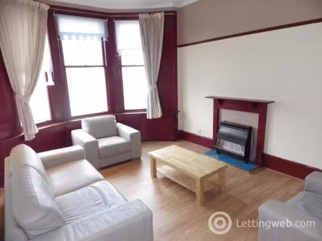 Nice 1 BR Property to rent in George Street, Paisley, Renfrews.