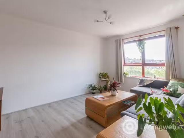 Deal! 1 BR Property to rent in Harrismith Place, Edinburgh, EH.