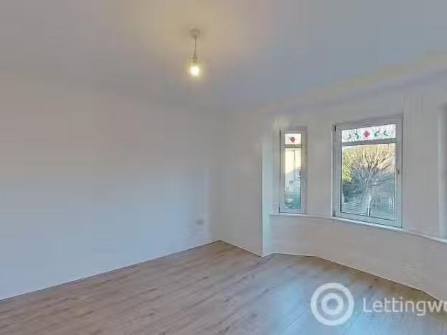 Just in! 1 BR Property to rent in Hawkhill Avenue, Edinburgh.