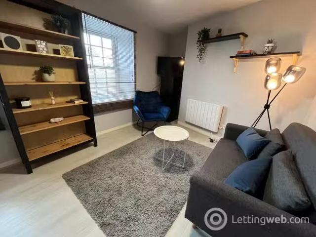 For Rent! 1 BR Property to rent in King Street, Aberdeen, AB24.