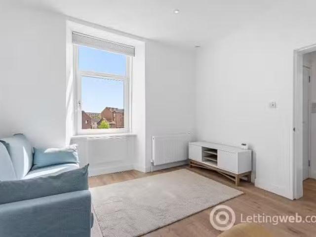 Deal! 1 BR Property to rent in Kings Road, Portobello, Edinbur.