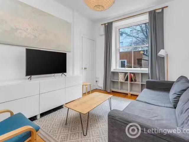 Rental! 1 BR Property to rent in Lauriston Street, Old Town, E.