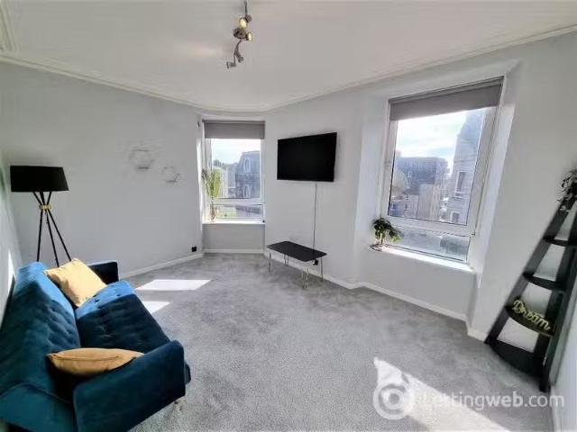 Unique 1 BR Property to rent in Northfield Place, Rosemount, A.