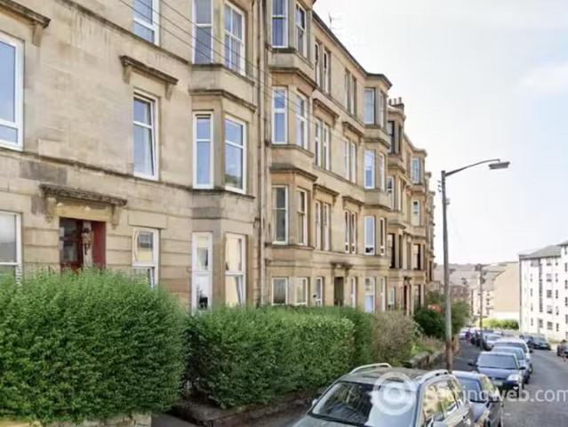Unique 1 BR Property to rent in Oban Drive, North Kelvinside.
