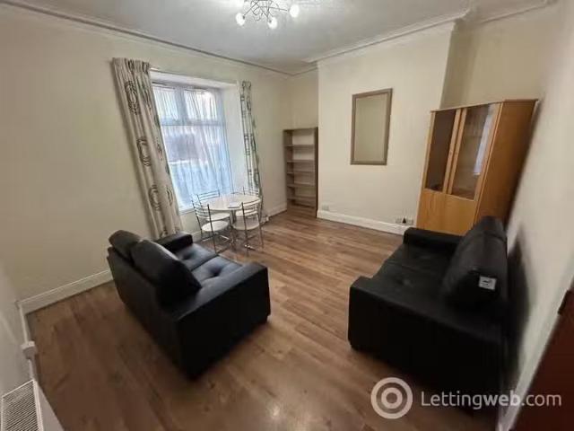 Cheap 1 BR Property to rent in Raeburn Place, Rosemount, Aberd.